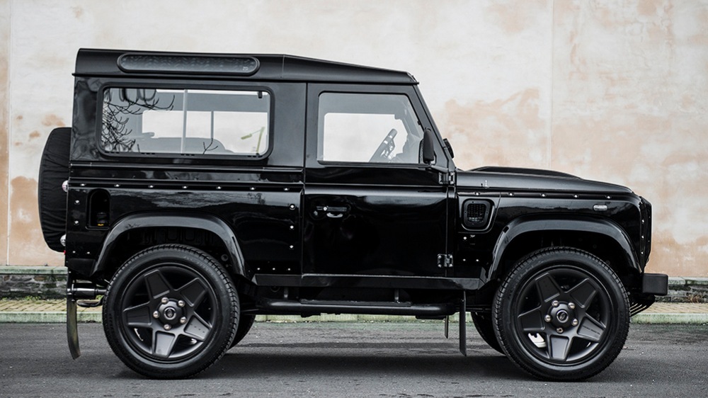 Land Rover Defender ”The End” Edition by Kahn Design Is a Rare Sight ...
